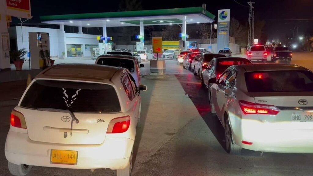 Fuel Shortage Deepens as Long Queues Form at Petrol Stations in Quetta ...